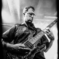 Stage-Gitarristen-Ego-Riser Eigenbau | Musiker-Board