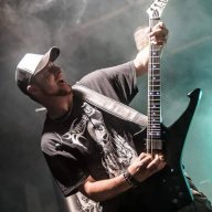 Stage-Gitarristen-Ego-Riser Eigenbau | Musiker-Board